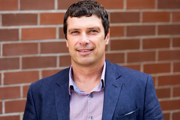 USW Refugee Champion awarded for inspirational work - University of ...